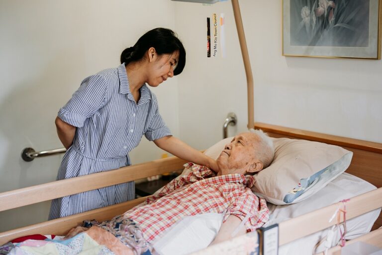 A Day in the Life of a Palliative Care Doctor - HCA Hospice